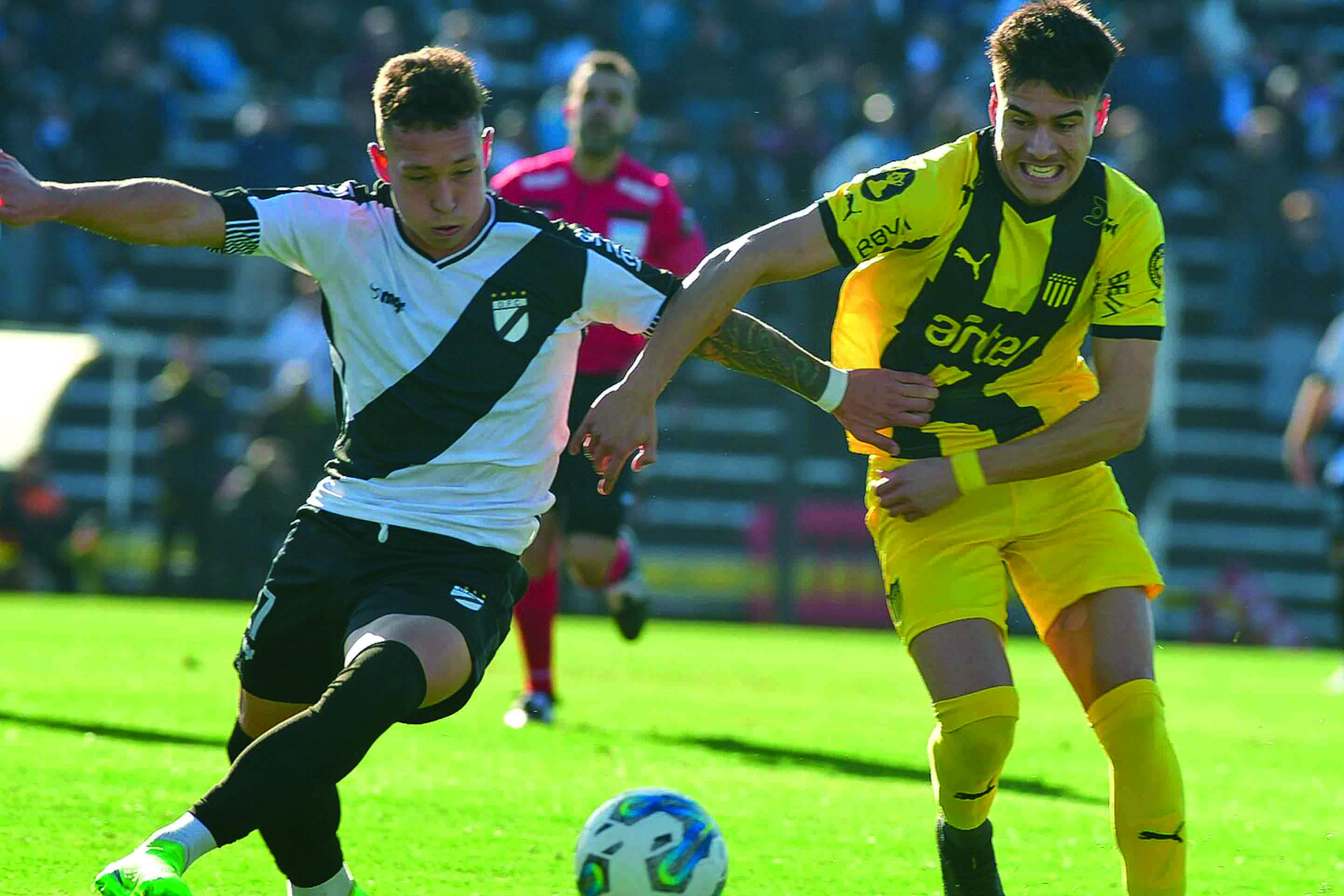 Peñarol perdió y dejó la punta de la Tabla Anual servida para Nacional ... Peñarol perdió y dejó la punta de la Tabla Anual servida para Nacional ...